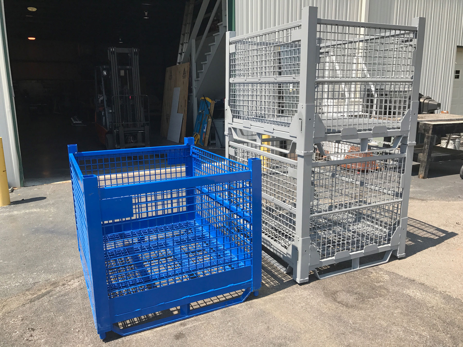 Plastic or Metal Containers? | Logimarkt